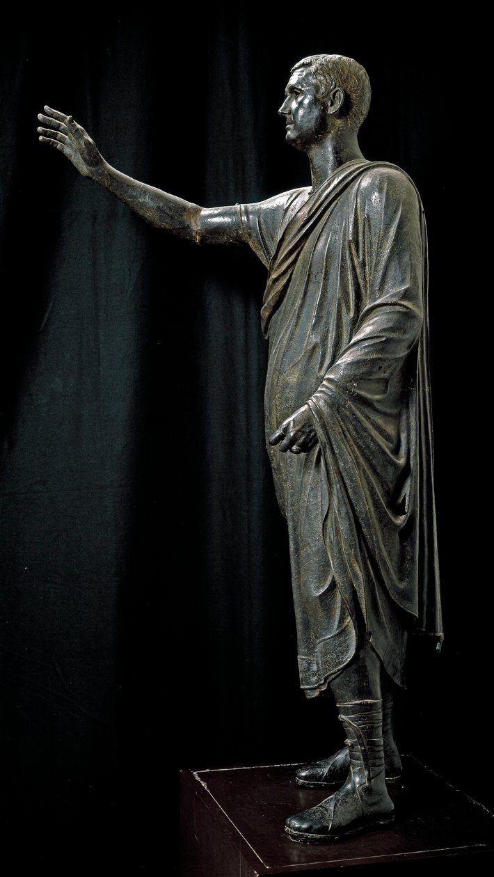 Arte etrusca romana: statua in bronzo di Aulo Metello chiamato l ...
